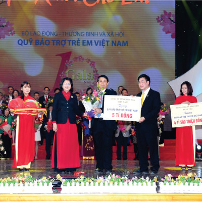 TOA Viet Nam Receive Certificate Of Merit From The Minister Of Labor ...